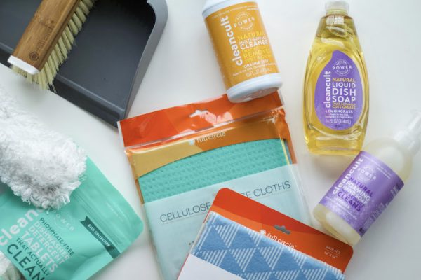 A Simple Cleaning Checklist And What To Clean With - The Organized Mama