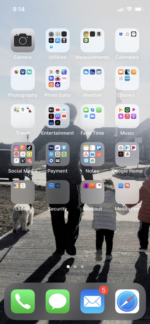 How To Organize Apps on iPhone - The Organized Mama