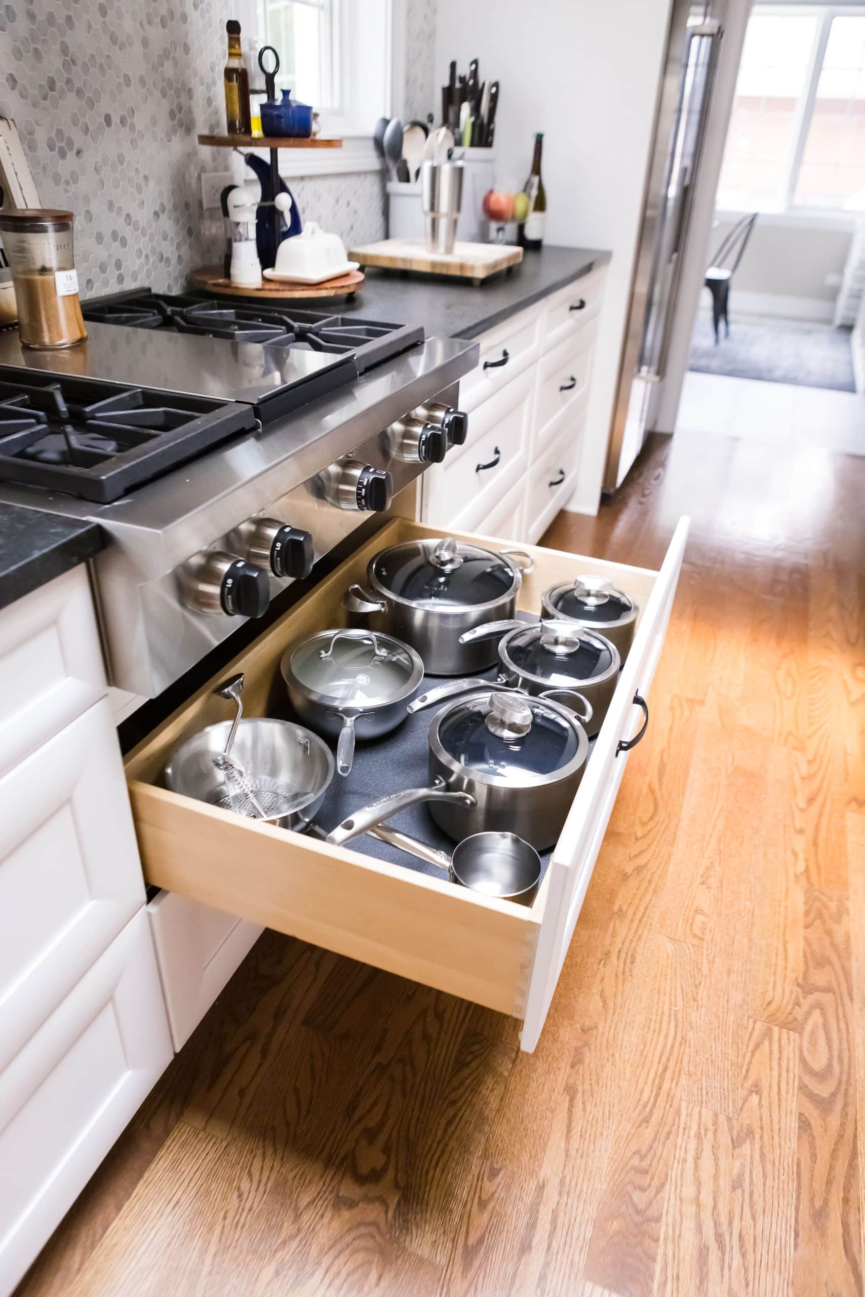 5 Pots And Pan Storage Ideas For Any Size Kitchen - The Organized Mama